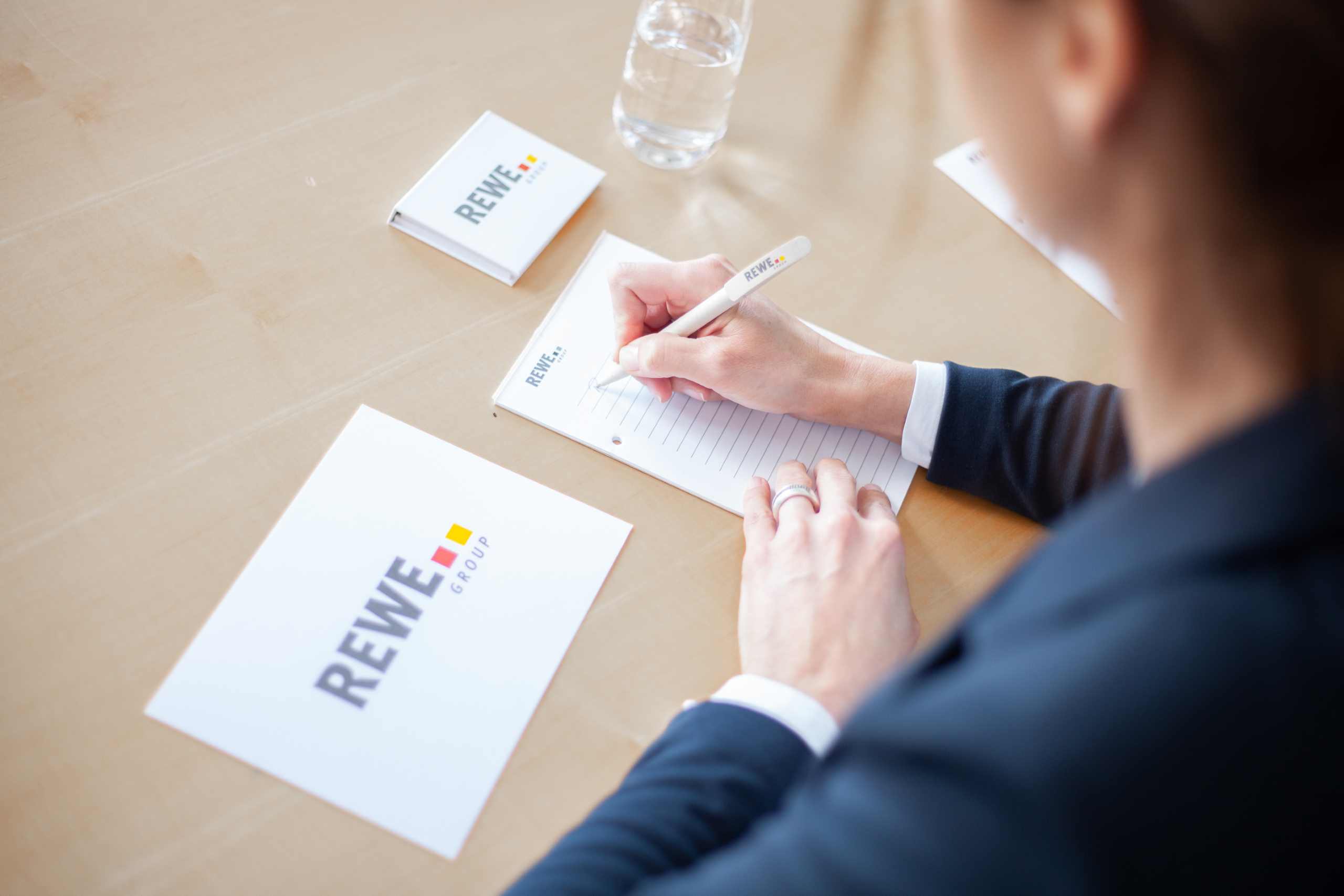 REWE Group 2023: Stabil auf Erfolgskurs in anhaltend schwierigem Umfeld ...